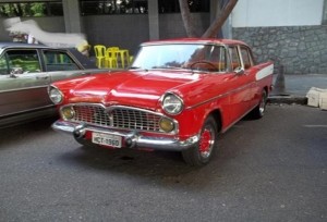 A história do primeiro carro de luxo no Brasil: O carro Simca Chambord ...